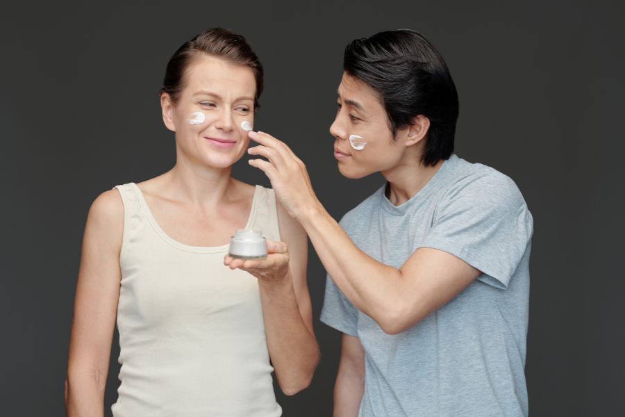5 Playful Ways To Say ‘I Love You’ Without Words - Love Tipsy